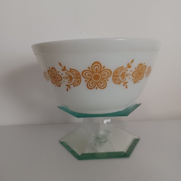 Pyrex | Kitchen | Vintage Pyrex 42 White Butterfly Gold With Flowers 5 ...